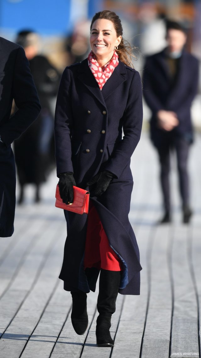 Kate Middleton wearing the Beulah London Shibani Heart Print Scarf