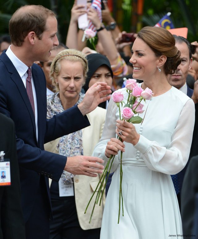Kate Middleton wears a blue Beulah dress to visit mosque in KL, Malaysia