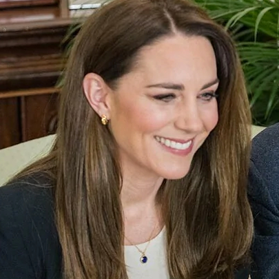 Kate Middleton's Astley Clarke necklace - blue Stilla pendant & gold chain