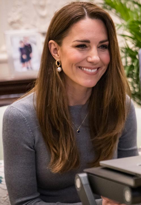 Kate Middleton's Astley Clarke necklace - blue Stilla pendant & gold chain