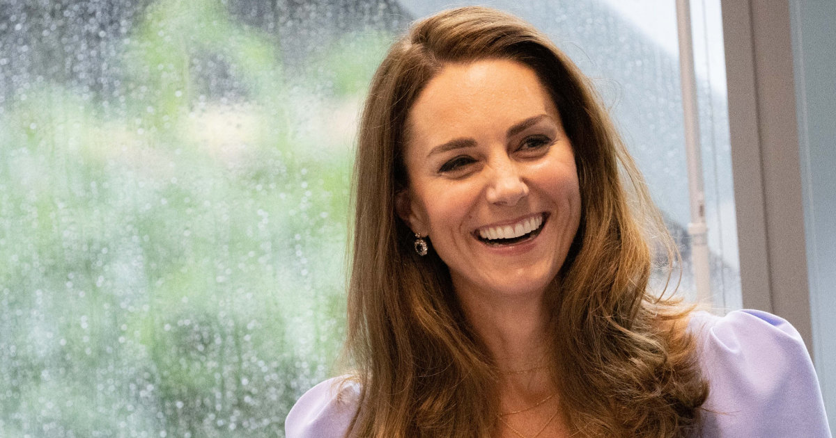 Kate's brilliant in blue as she marks Early Childhood Centre launch