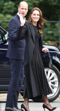Kate Middleton Grace Han Small Love Letter Bag in Black