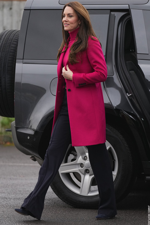 Kate Middleton's Brings a Pop of Colour to Windsor Foodshare in Bright ...