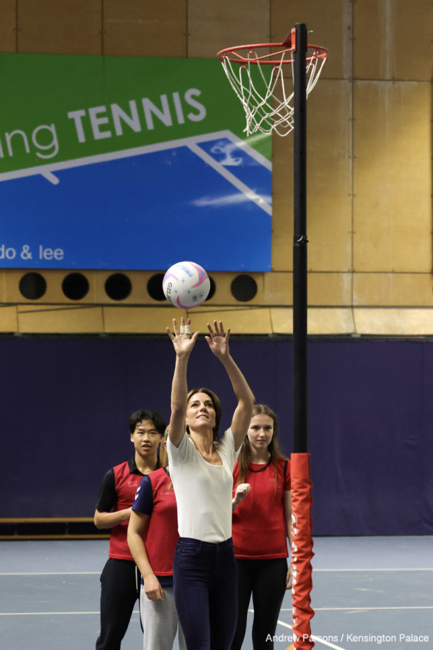 Kate Middleton in Bright Cobalt Blue Blazer at SportsAid workshop