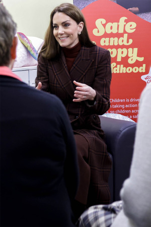 The Princess of Wales rewears chic checked coat to prison mother-and ...