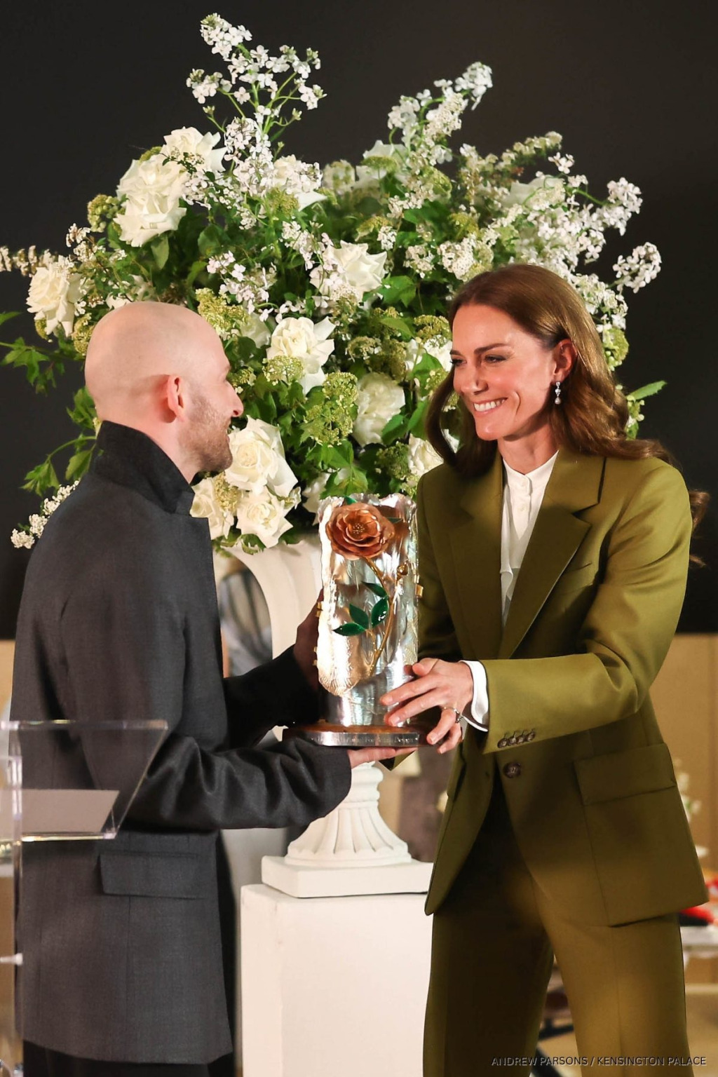 Kate Middleton wears olive green suit by Victoria Beckham to present ...
