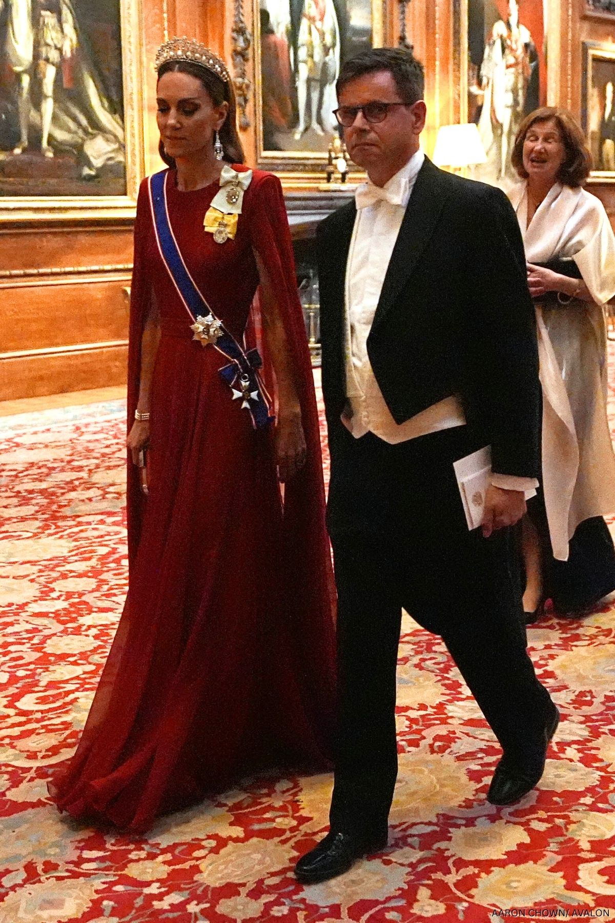 Kate Middleton Stuns in Red Gown & Glittering Jewels At French State ...