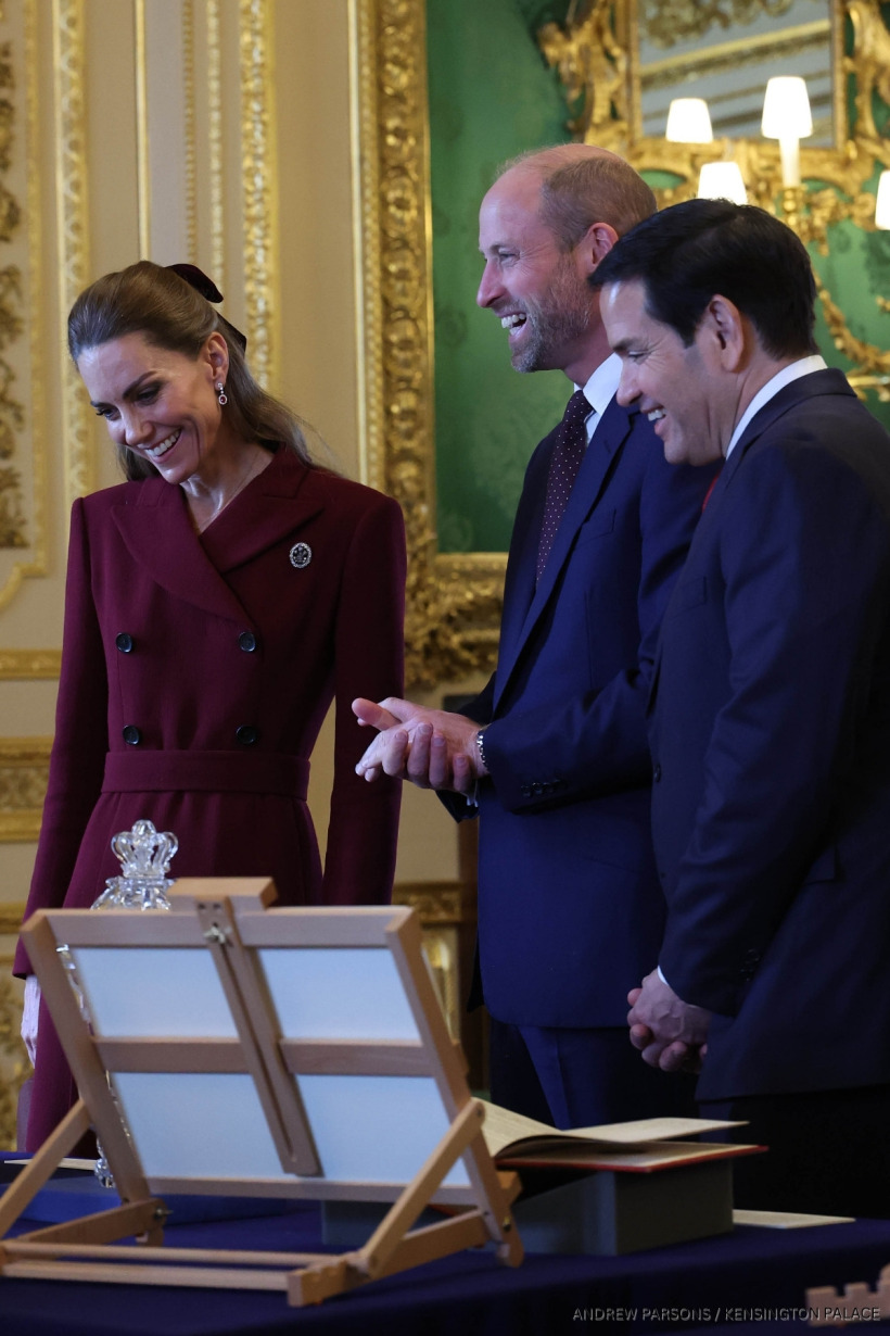 Kate Middleton Welcomes the President of the United States wearing ...