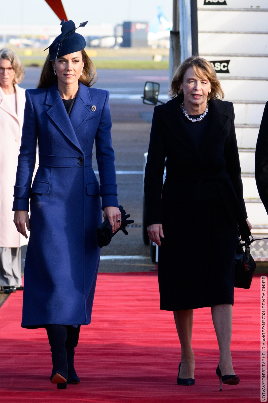 Kate Middleton Wows in Sparkling Blue Gown at State Banquet as She ...