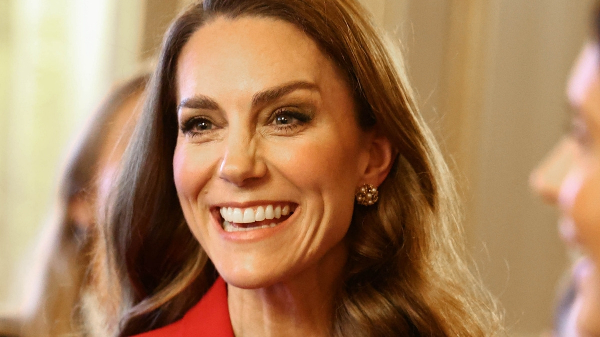 Kate Middleton Honors England’s ‘Red Roses’ With a Perfectly Themed ...